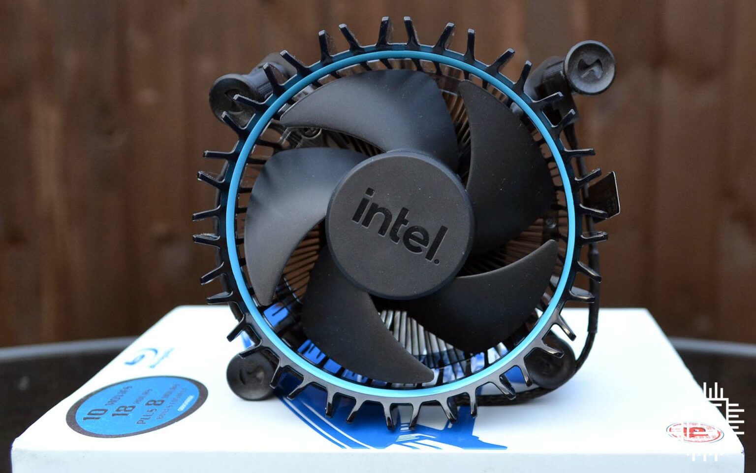 Intel Laminar RM1 stock cooler review: surprisingly competent | Club386
