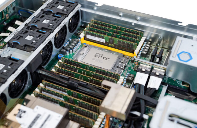 A deeper look into AMD Epyc 7003 Milan-X featuring 3D V-Cache | Club386