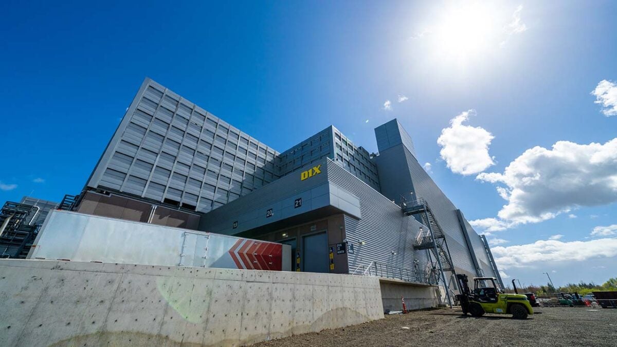 Intel opens leading-edge D1X-Mod 3 facility, renames campus to Gordon ...