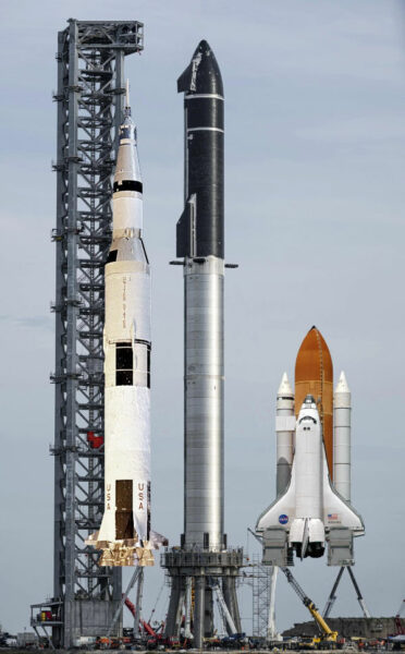 The world's most powerful rocket, Starship, finally takes to the skies ...