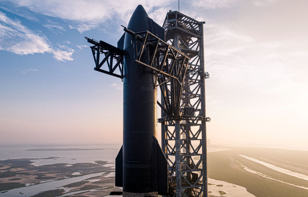 The world's most powerful rocket, Starship, finally takes to the skies ...