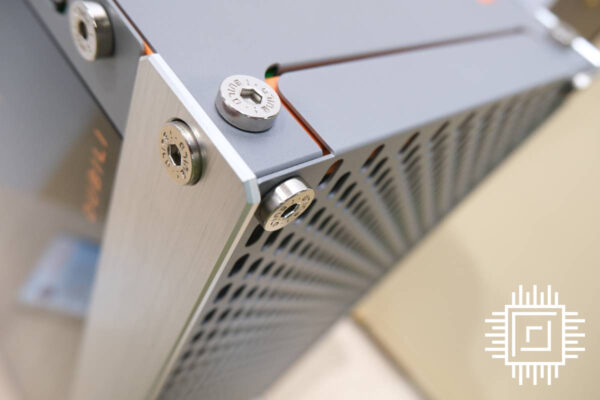 InWin goes crafting, workshop style, with POC and Dubili chassis | Club386