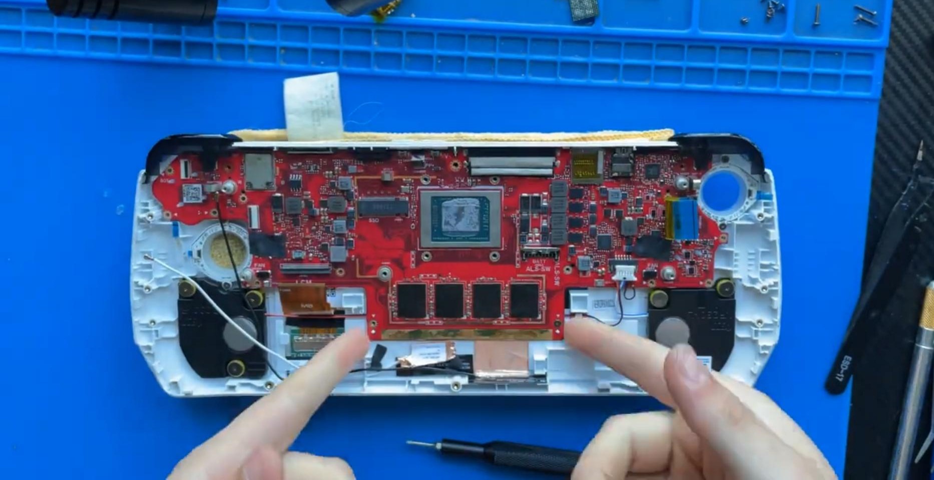 Modders upgrade Asus ROG Ally with double the RAM