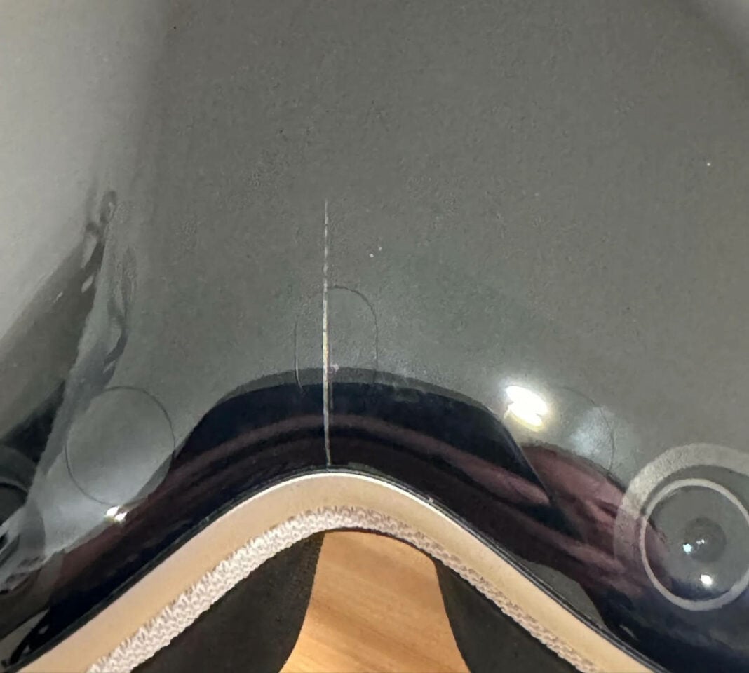 $3,500 Apple Vision Pro allegedly cracks by itself | Club386