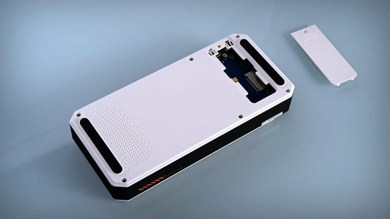 AMD, AooStar, and BoostR all double down on eGPUs