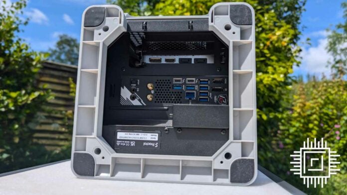 Fractal Design Mood review: making the case for fabric | Club386