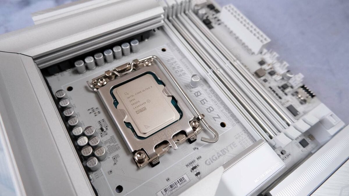 Intel Core Ultra 9 285K review: new design, old performance | Club386