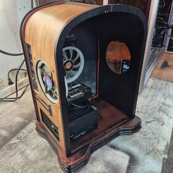 This swinging mod shows what gaming PCs would look like in 1934