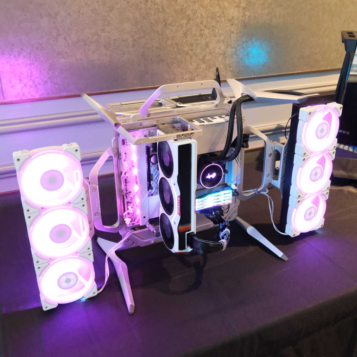 InWin Shift chassis is ready to land on your desk | Club386