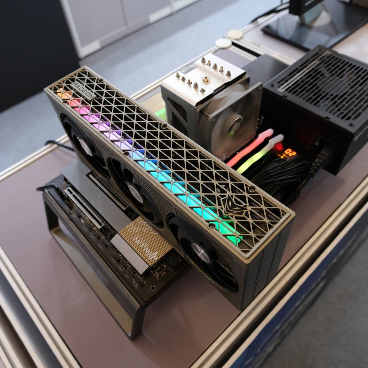 Sapphire makes cables optional with Radeon RX 9070 XT PhantomLink | Club386