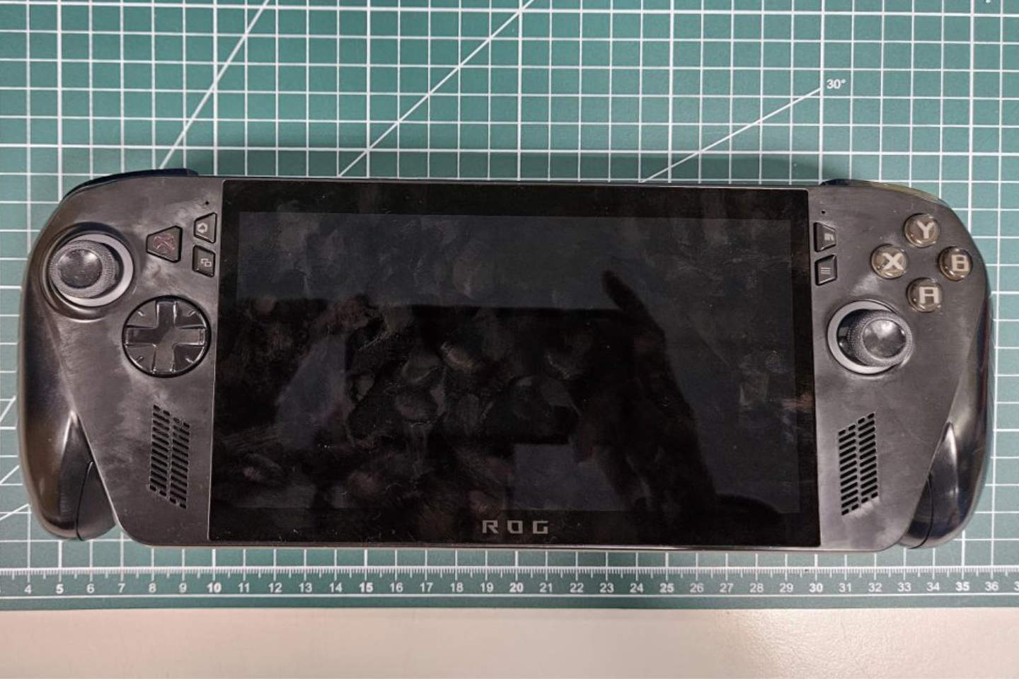 Asus ROG Ally 2 leak shows Xbox button and Ryzen Z2 Extreme CPU | Club386