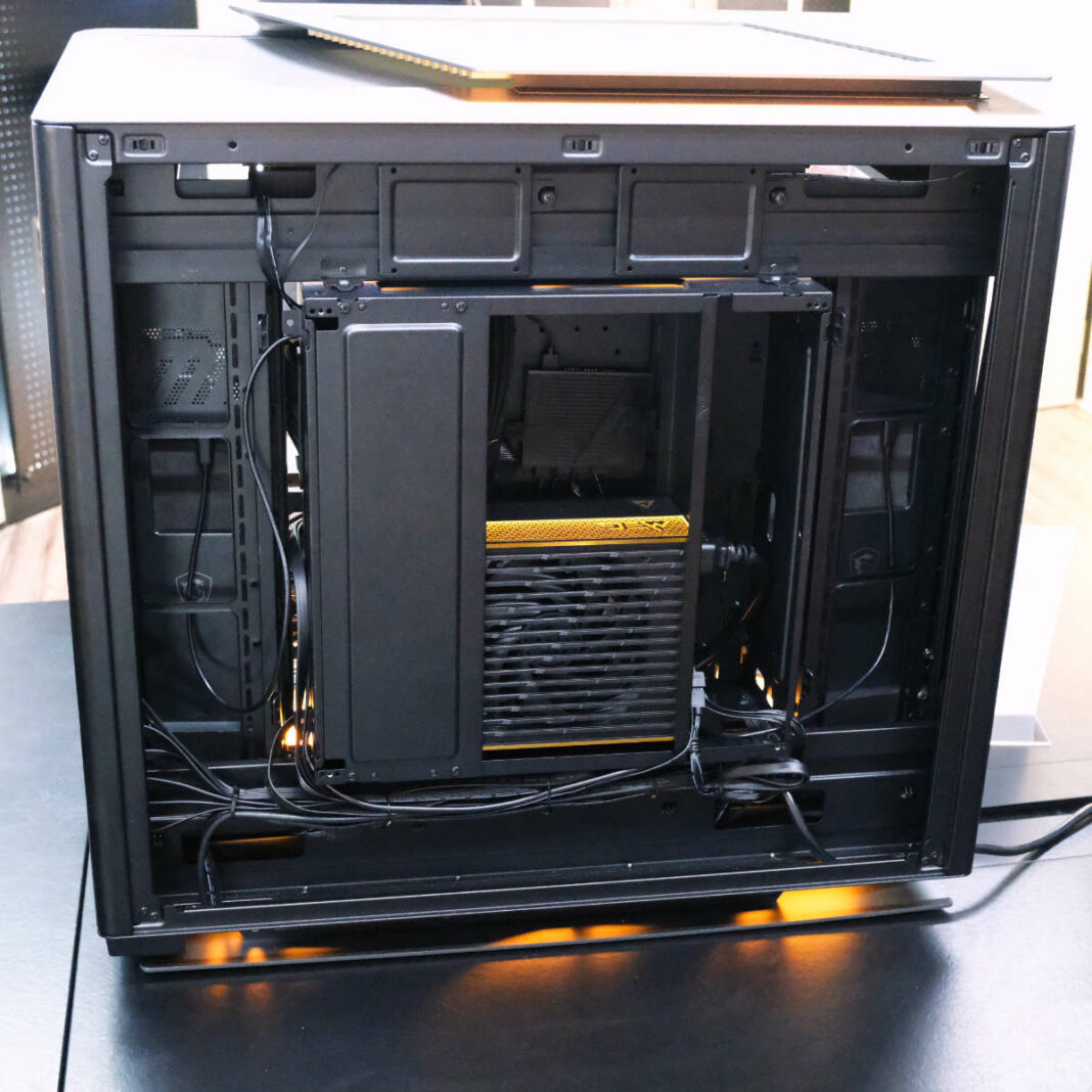 MSI Maestro 900L PZ is a supersize showcase chassis that can fit three screens | Club386