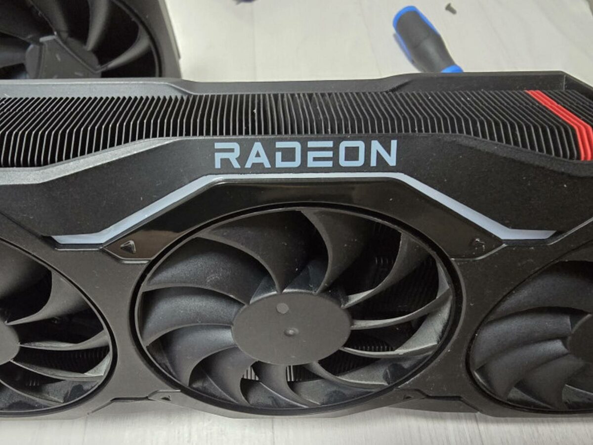 Did AMD consider launching a Radeon RX 7950 XTX with triple 8-pin power ...