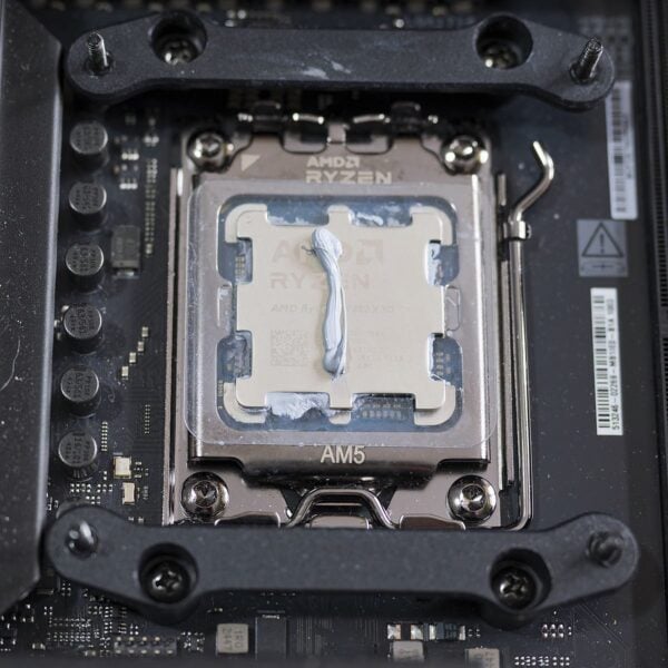 I tried every way to apply thermal paste, here's what I found | Club386