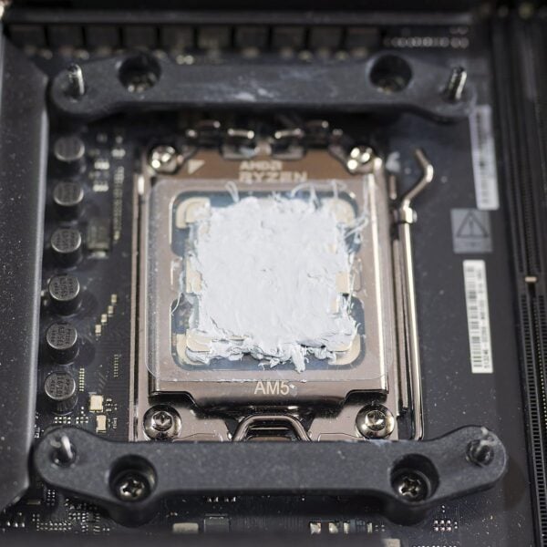 I tried every way to apply thermal paste, here's what I found | Club386