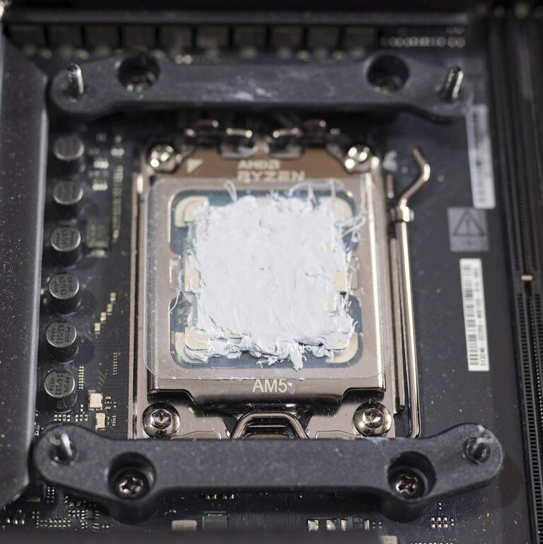 I tried every way to apply thermal paste, here's what I found | Club386