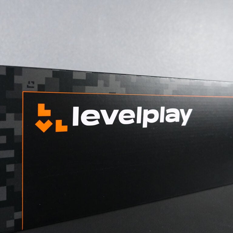 Levelplay Combat Liquid 360 HUD review: powerful water cooling for a ...